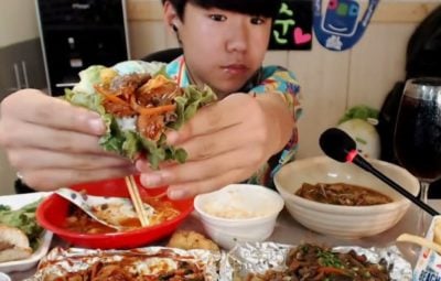 A estos coreanos les pagan por comer frente a una webcam