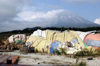 15 parques de diversónes abandonadas por el hombre
