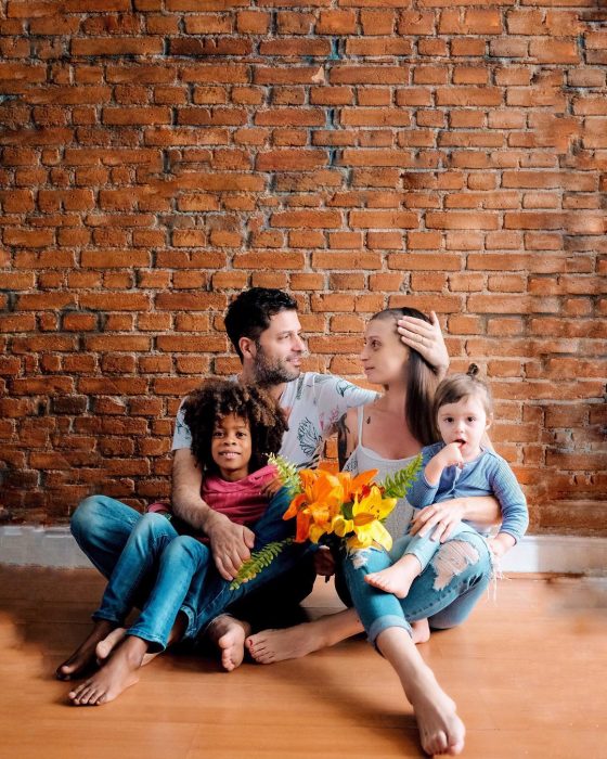 15 adopciones muestran que ser padre se lleva en el corazón