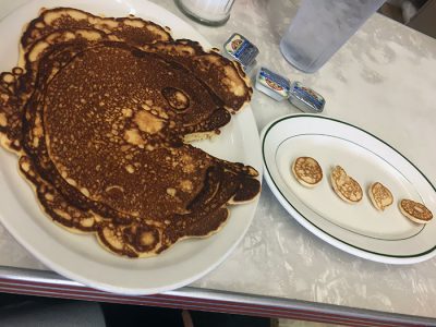 20 Meseros y cantineros que se toman su trabajo con humor